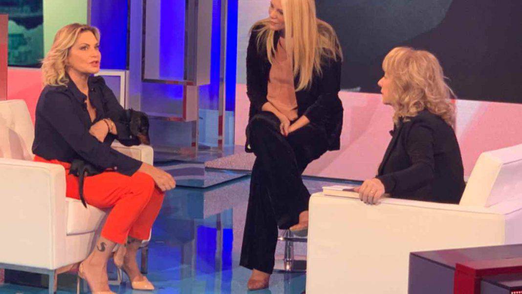 Simona Ventura commossa con la mamma di Nadia Toffa: " la tua presenza ...