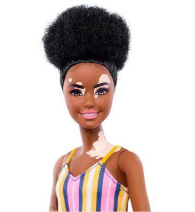 Barbie calva e con vitiligine: 170 nuove bambole per includere tutti | FOTO