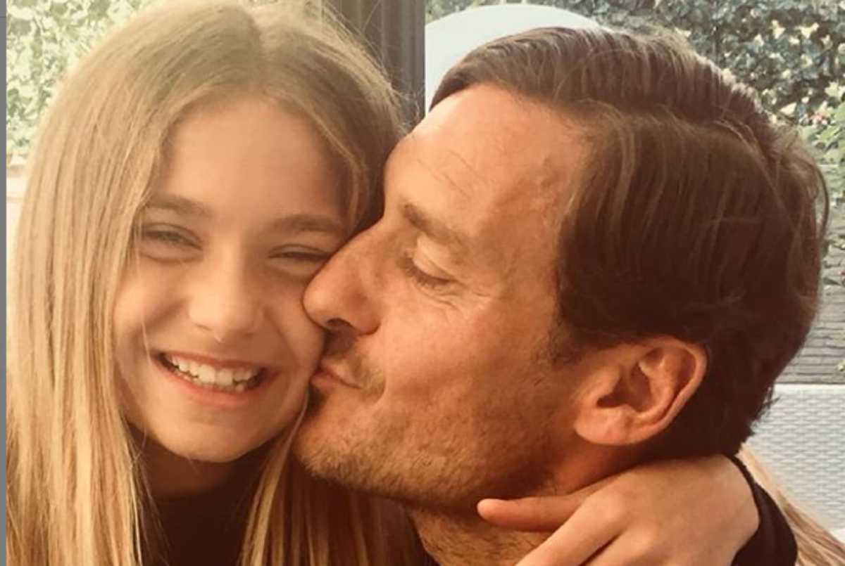 Francesco Totti sereno al mare con la figlia Chanel