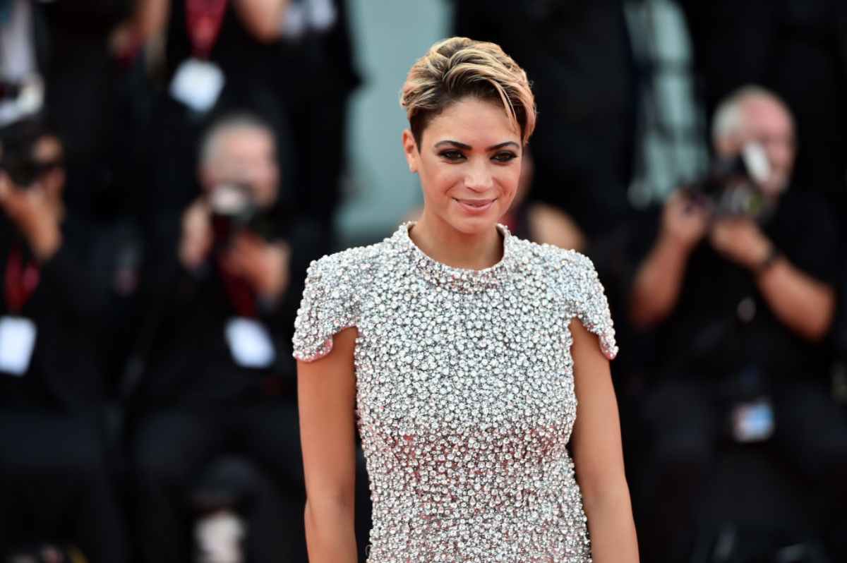 Elodie racconta la sua infanzia tra degrado e droga