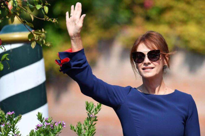 Elena Sofia Ricci in una rarissima foto da ragazza: com'era la ...